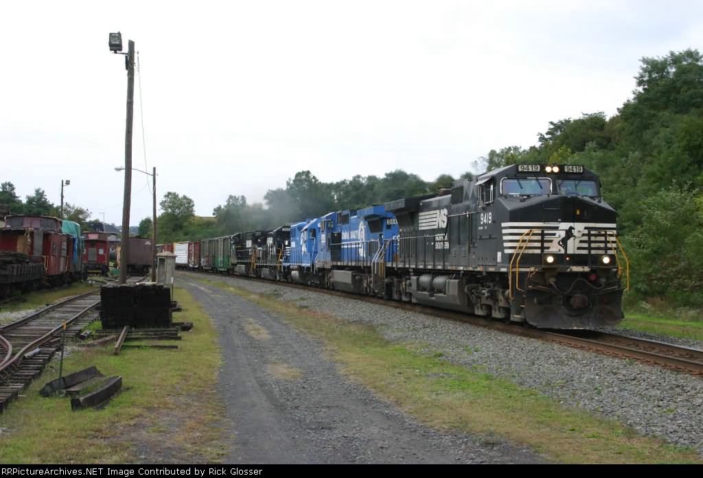 Heavy Manifest Train 18G @ 1350 hrs.